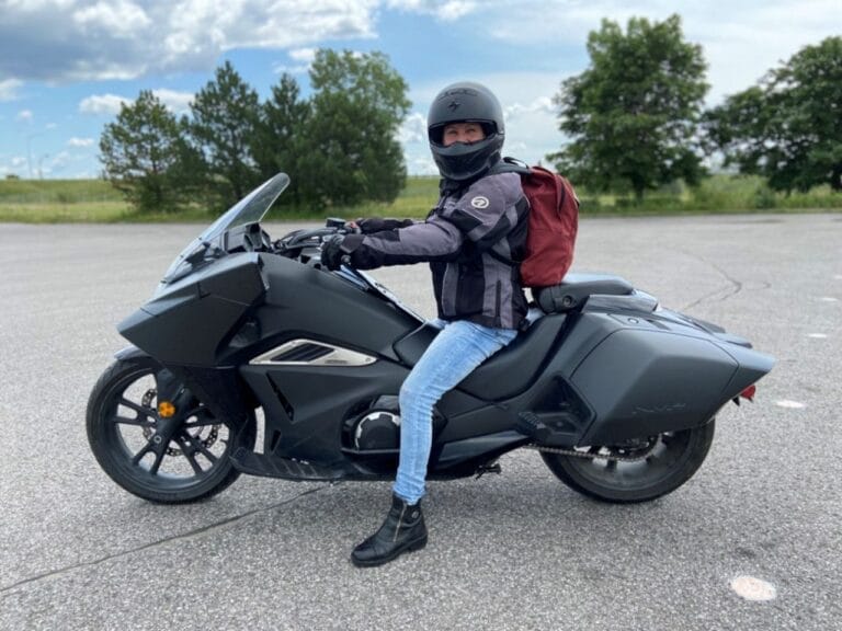 Conseils et Témoignages d'un Motard Expérimenté: De Novice à Expert